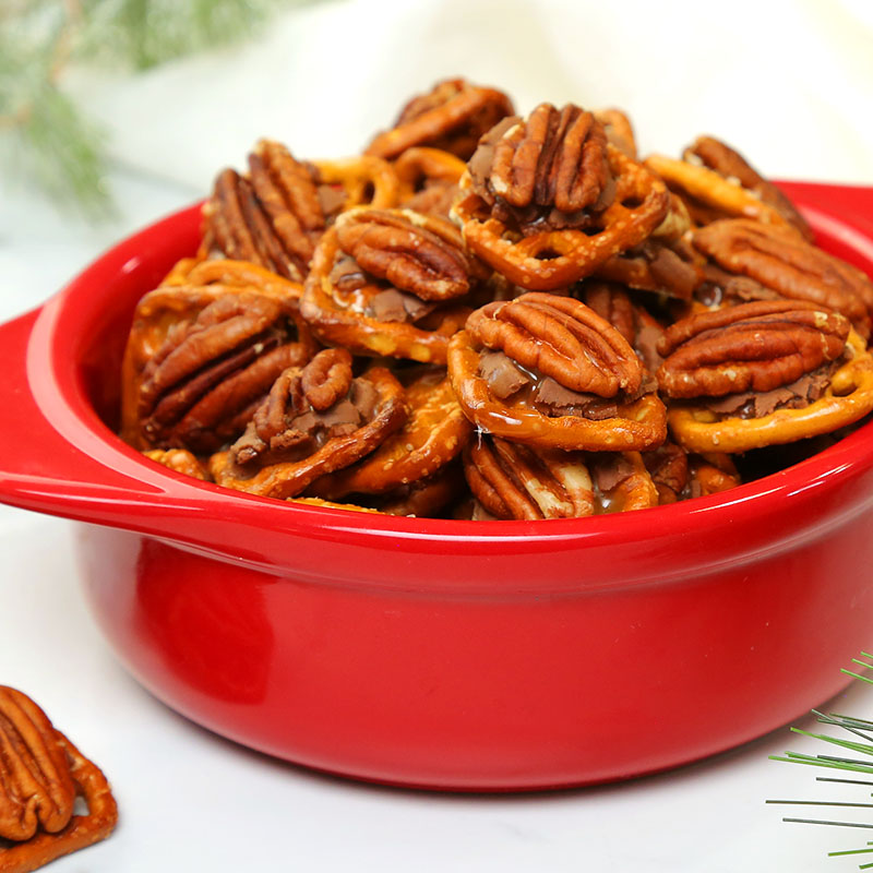 Turtle Pretzel Treats - The Domestic Geek