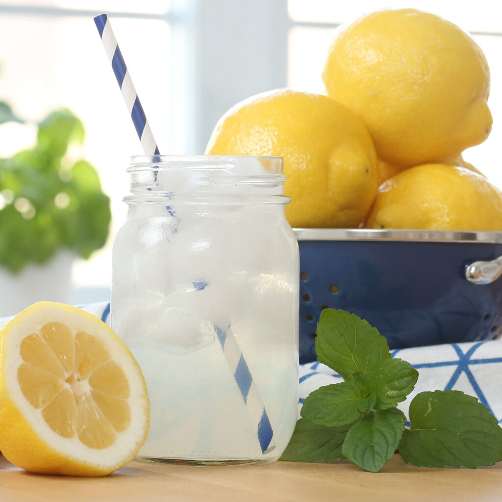 Classic Lemonade - The Domestic Geek