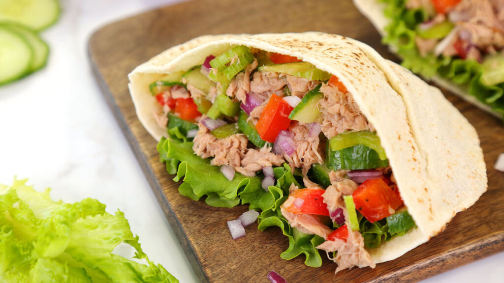 Crunchy Tuna Pita Pockets - The Domestic Geek