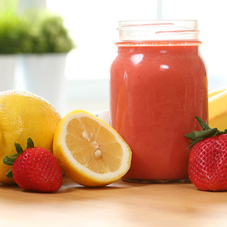 Strawberry Lemonade Smoothie - The Domestic Geek
