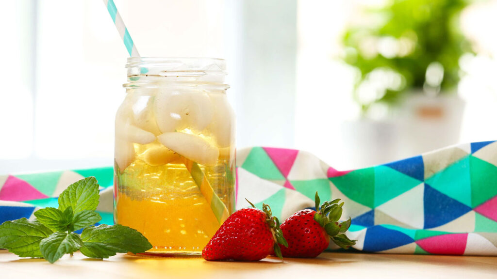 Strawberry Peppermint Iced Tea - The Domestic Geek