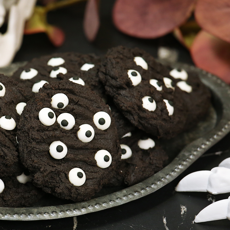 Spooky Eyeball Cookies - The Domestic Geek