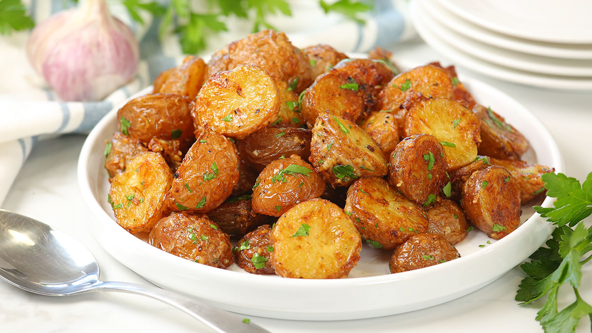 Garlic Butter Potatoes - The Domestic Geek